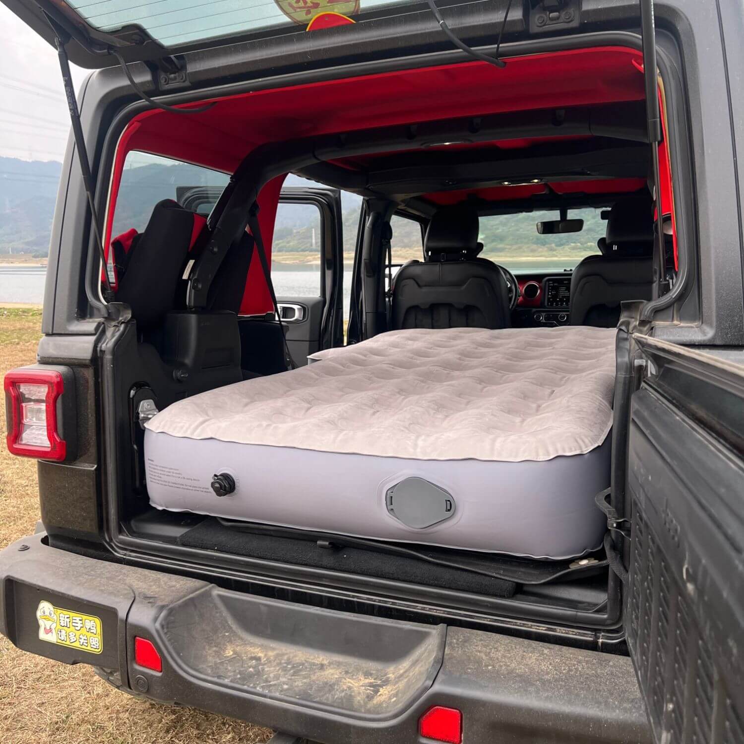Jeep Wrangler Air Mattress - Built-in Wireless Air Pump